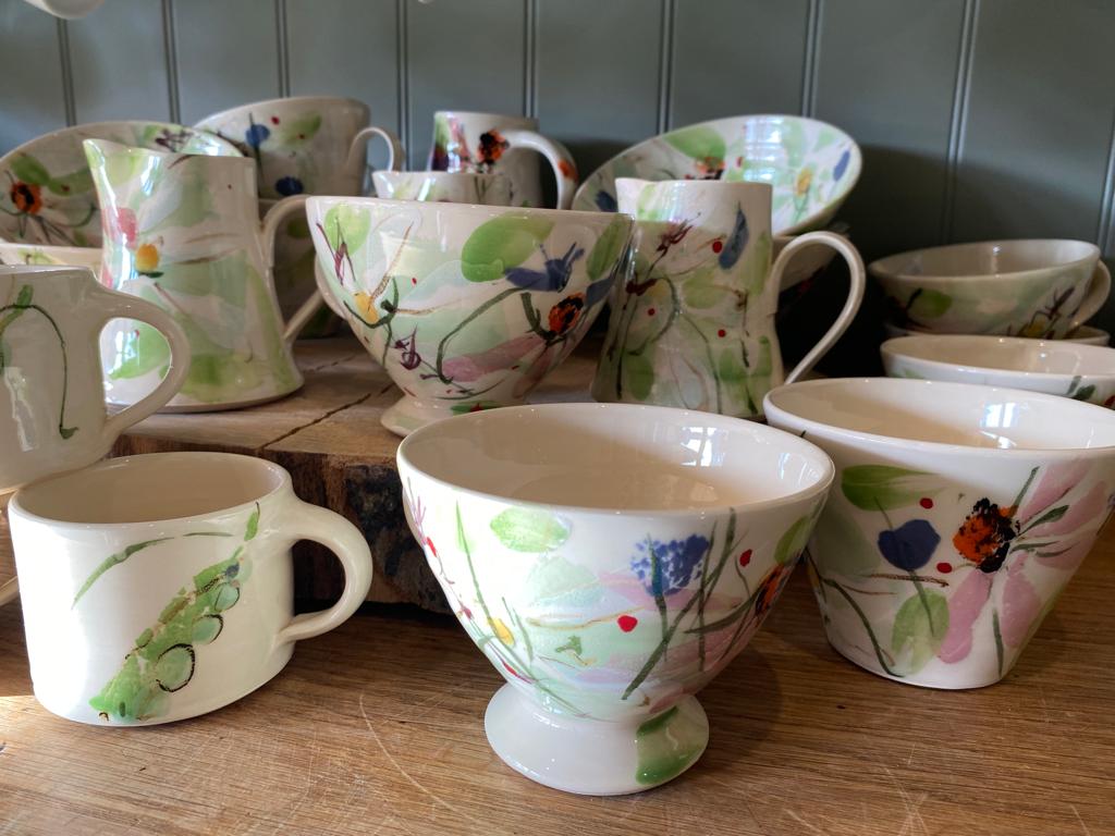 Vicky Whelpton Pottery – Flowers and Twine